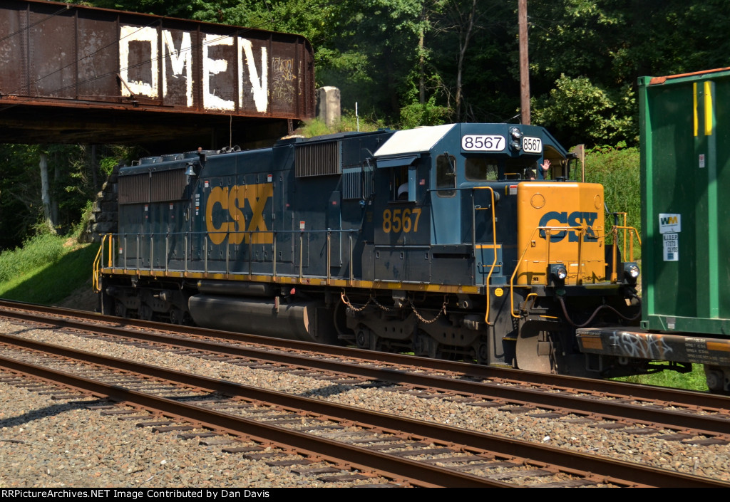 CSX SD50-2 8567 leads Q706-27